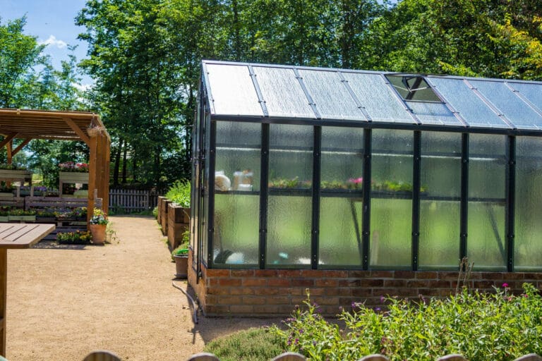30+ Creative Greenhouse Ideas For Gardening All Year Round - Gardeners ...